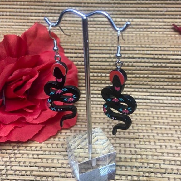 Hot Topic | Jewelry | Deadstock Silver Tone Gothic Emo Alt Alternate ...